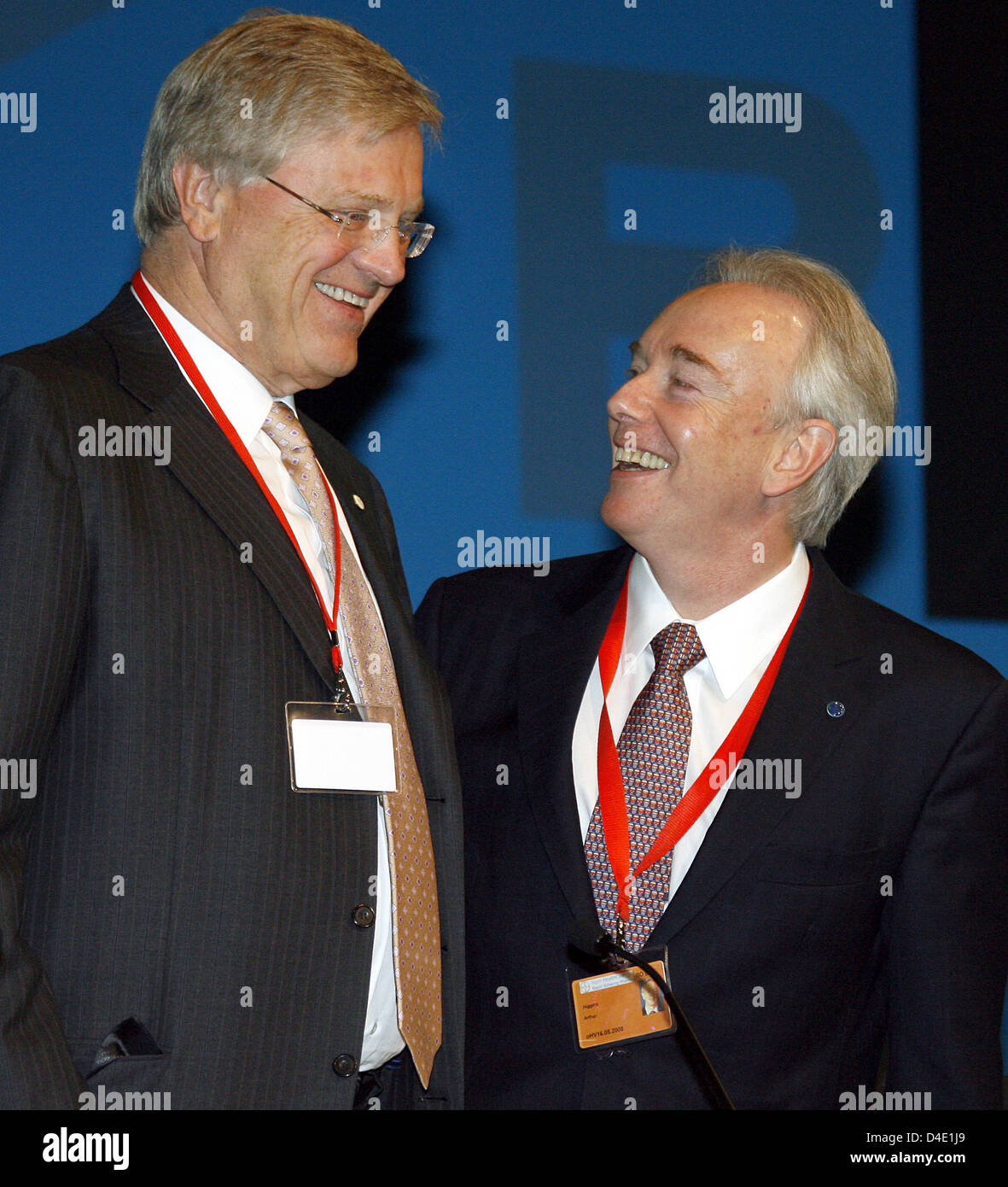 Werner Wenning (L), chairman of the Bayer Schering Pharma AG ...