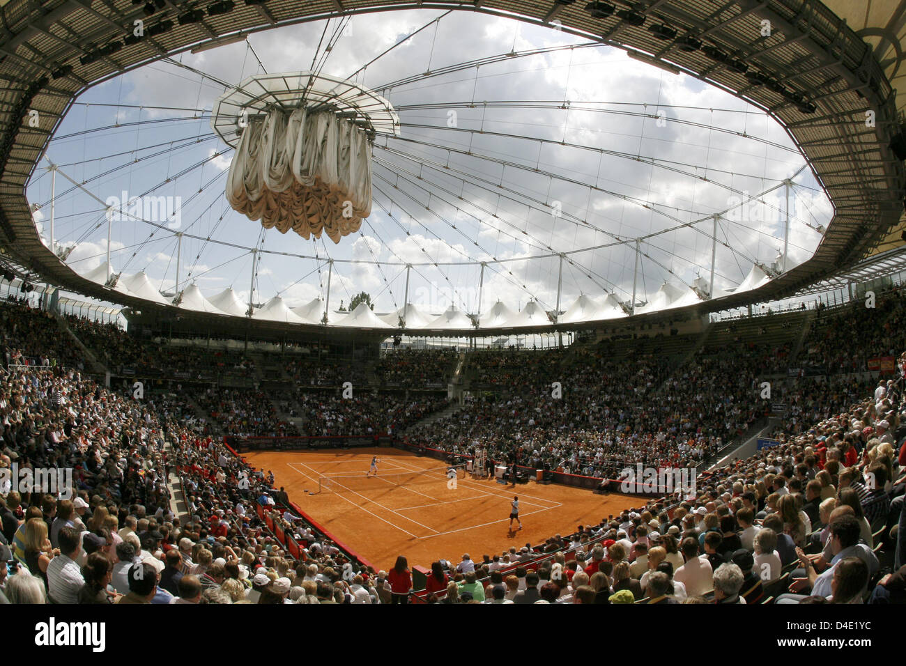 The picture shows the tennis stadium 'Am Rothenbaum' during the ATP ...
