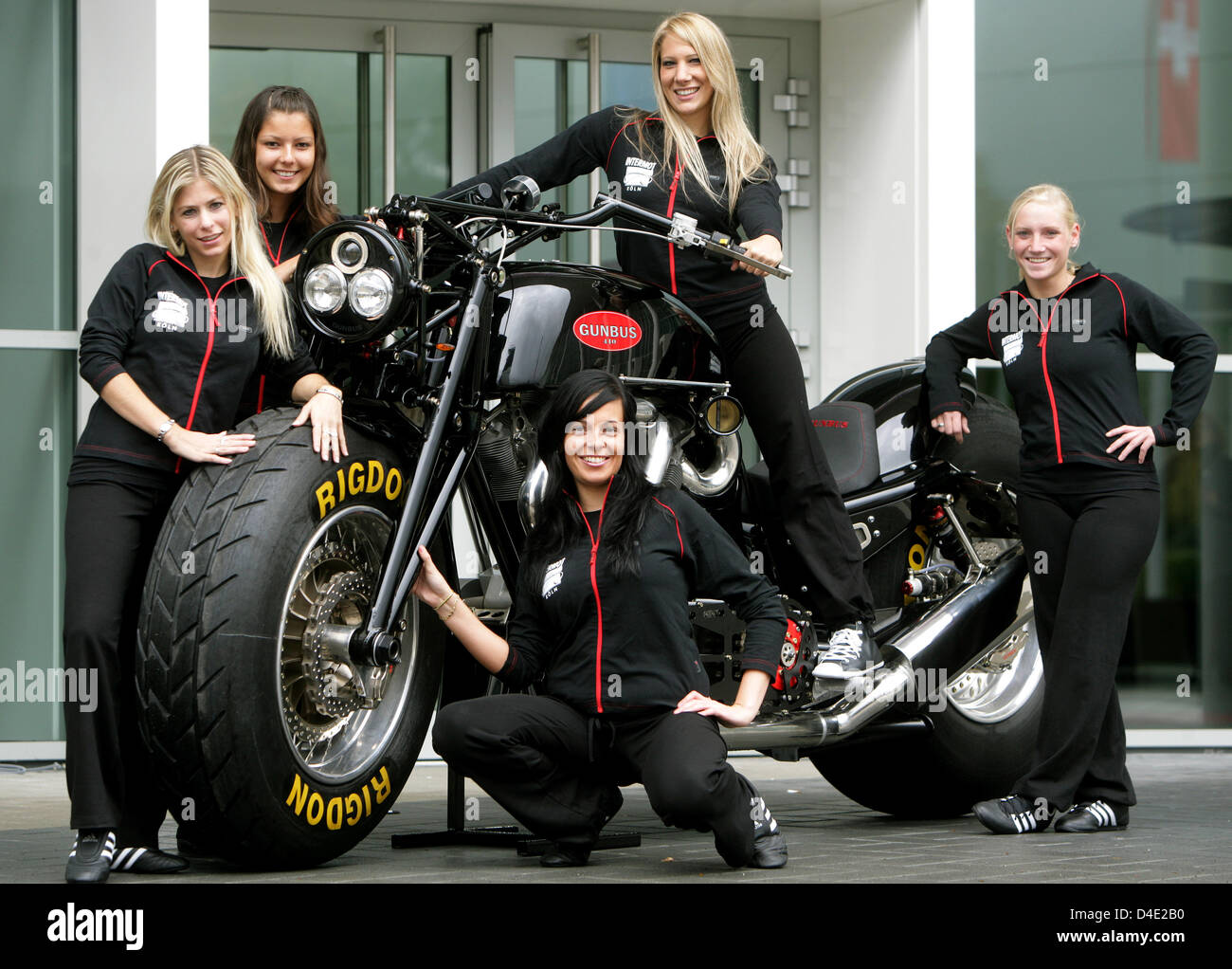 Models Denise (L-R), Anne, Sonja, Sandra and Viola pose with the world ...