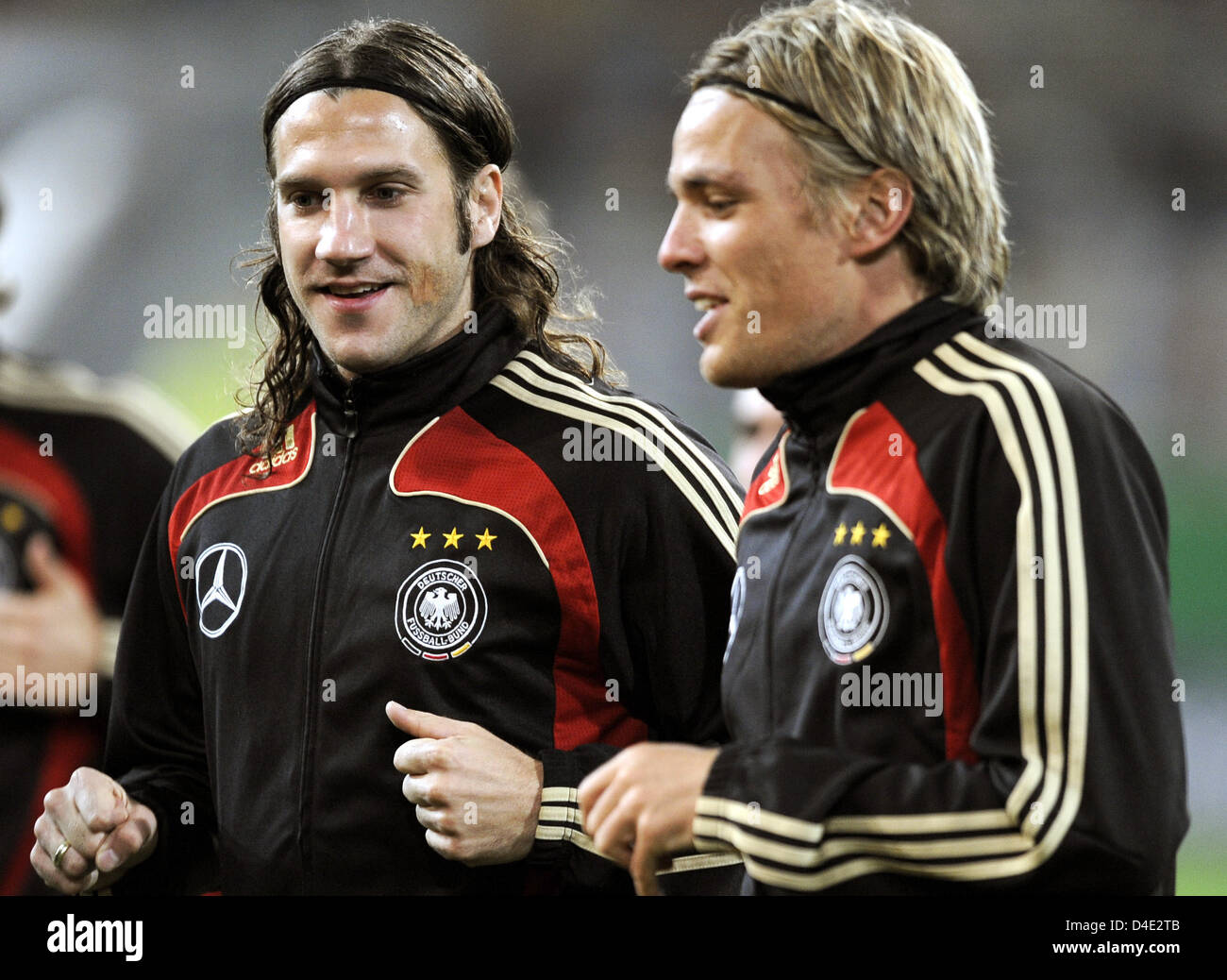 Torsten Frings (L) and Clemens Fritz of Germany's national soccer team ...