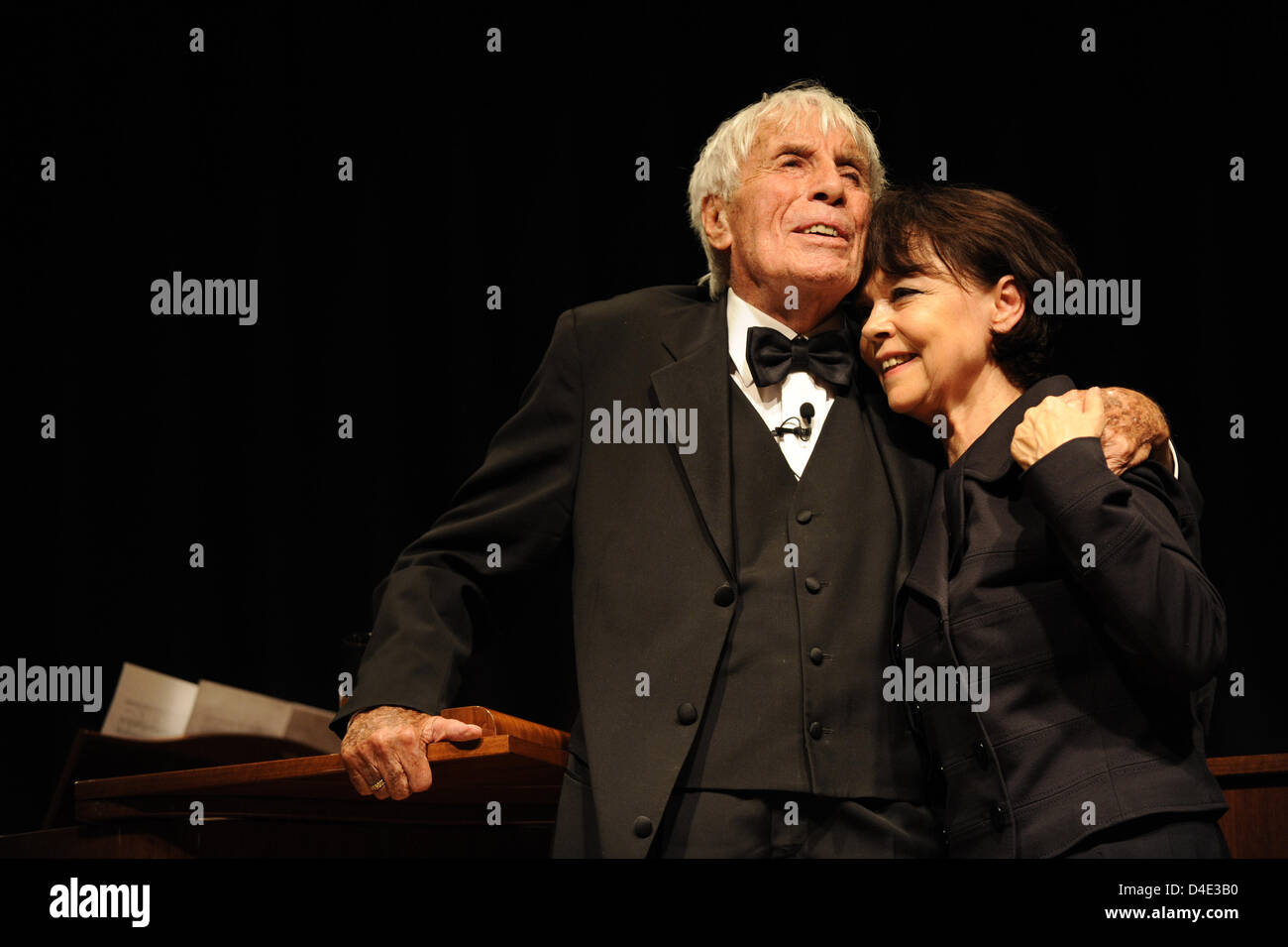 Germany's oldest still active singer and entertainer, 104-year old ...