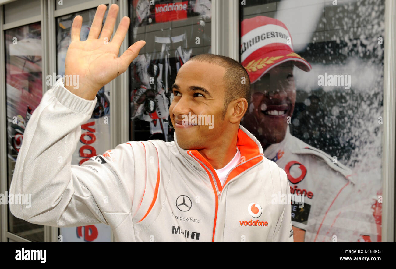 Lewis hamilton 2008 japan hi-res stock photography and images - Alamy