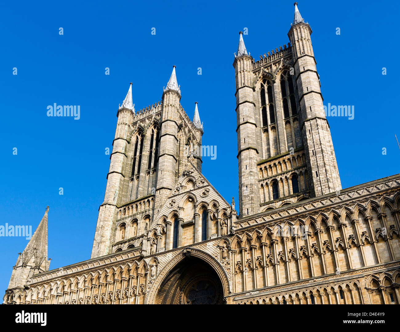 West Front of Lincoln Cathedral in the historic old town, Lincoln ...