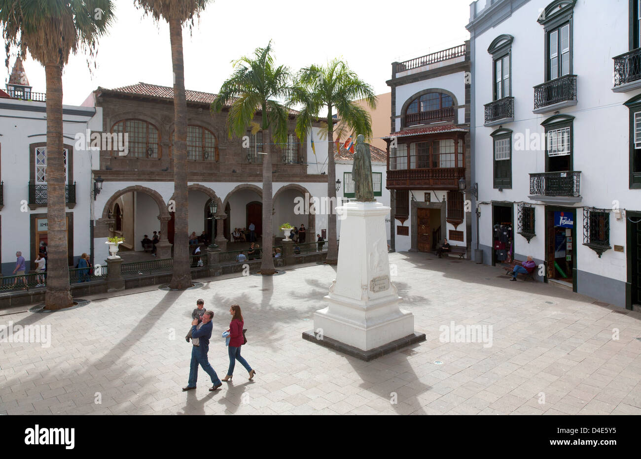 Town hall in the town of santa cruz hi-res stock photography and images ...