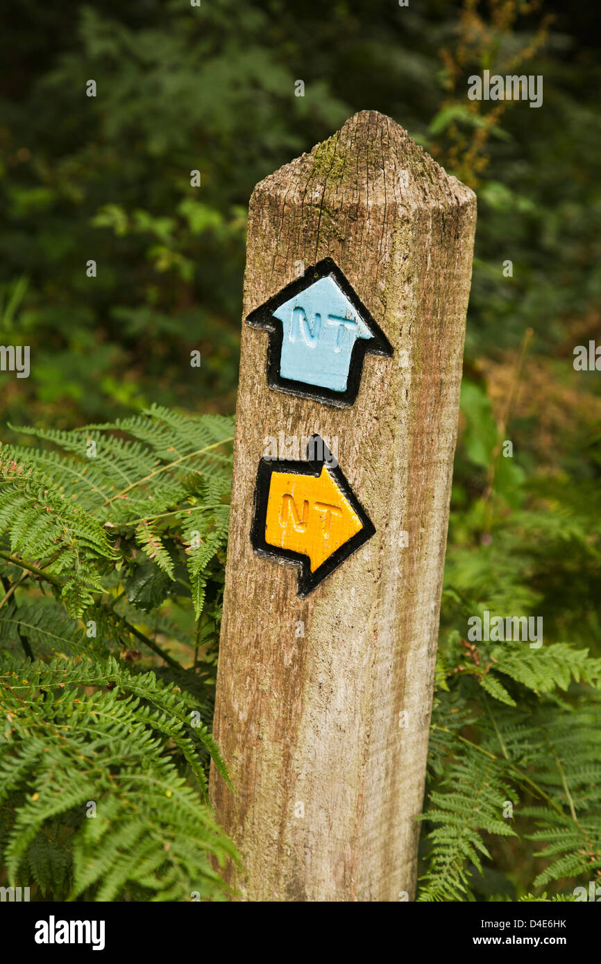 Wooden marker post with arrows hi-res stock photography and images - Alamy