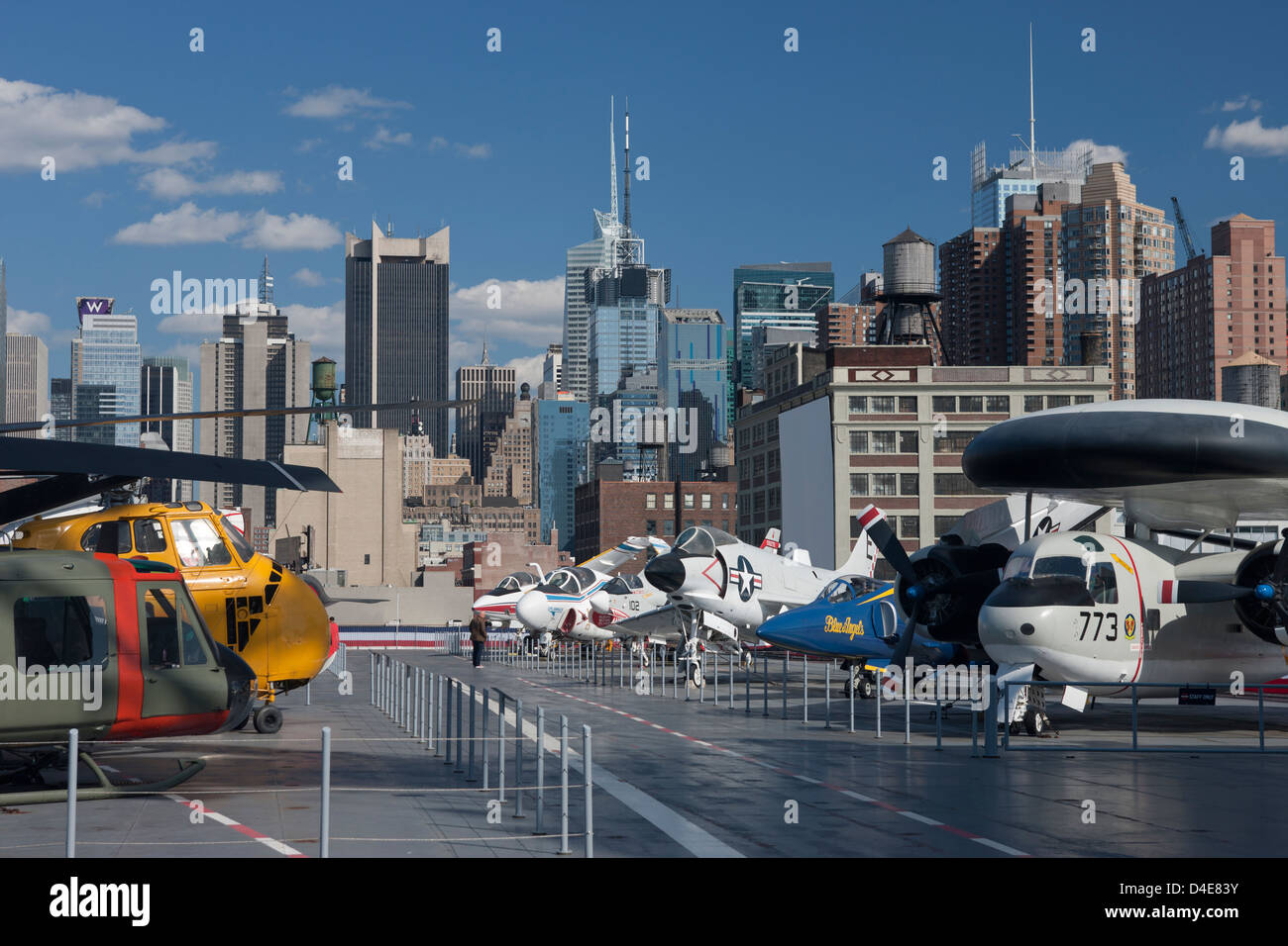 HELICOPTERS ON FLIGHT DECK OF INTREPID SEA AIR AND SPACE MUSEUM ...