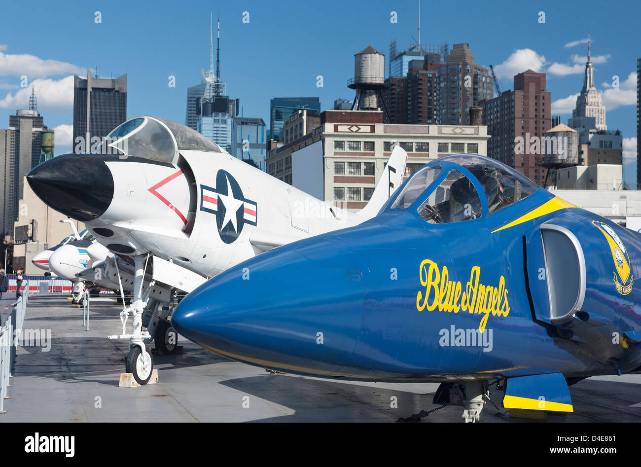 FLIGHT DECK OF INTREPID SEA AIR AND SPACE MUSEUM MANHATTAN NEW YORK ...