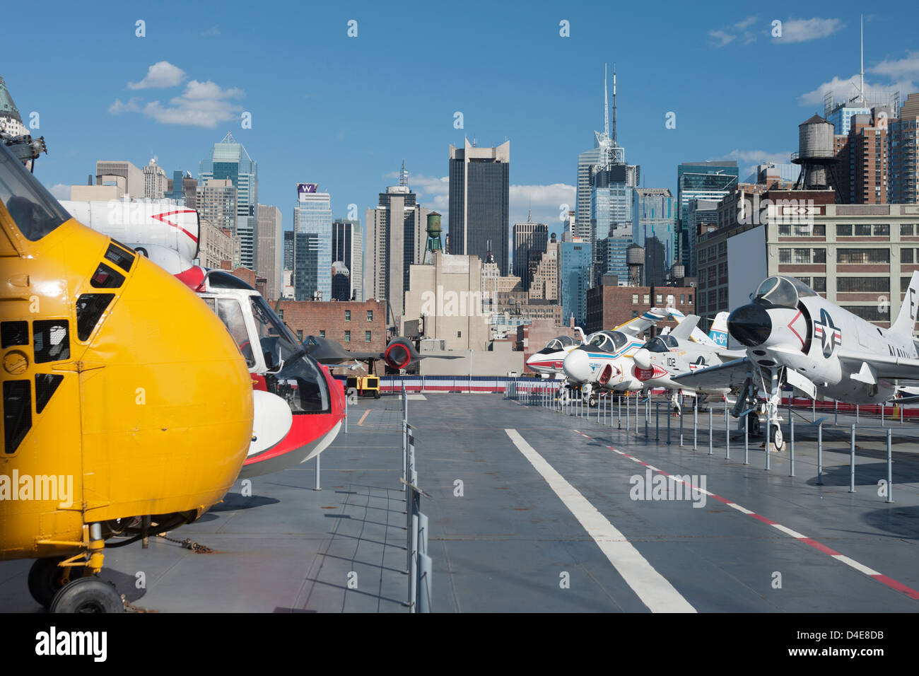 FLIGHT DECK OF INTREPID SEA AIR AND SPACE MUSEUM MANHATTAN NEW YORK ...