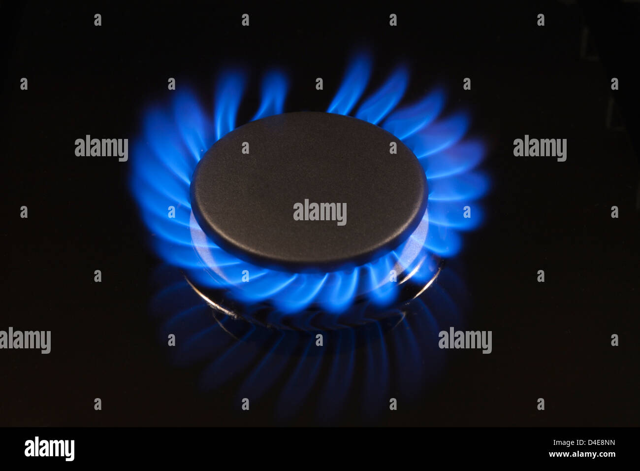 Gas ring lit hi-res stock photography and images - Alamy
