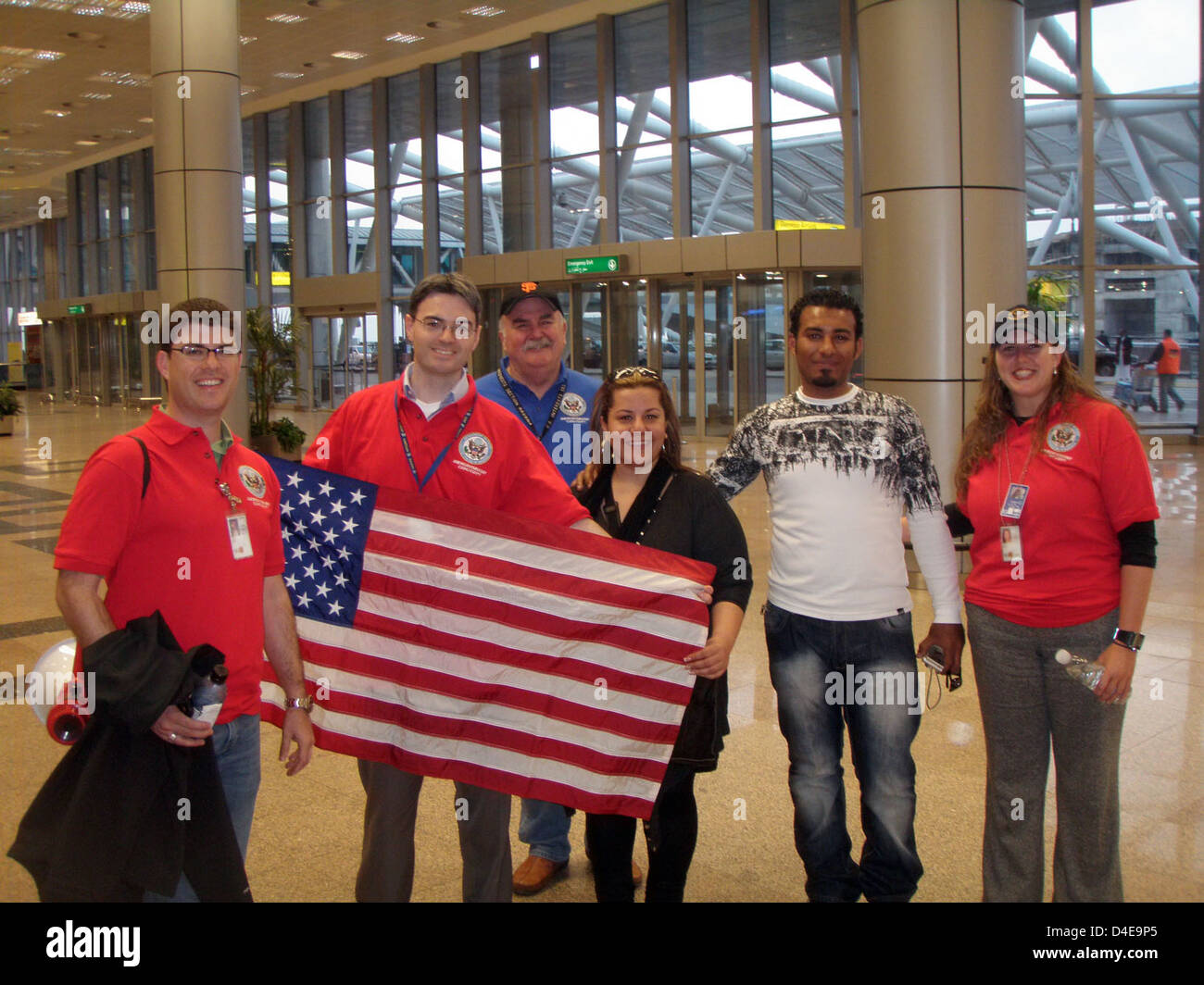 U.S. Diplomats Pose for a Photo With an American Couple Stock Photo - Alamy