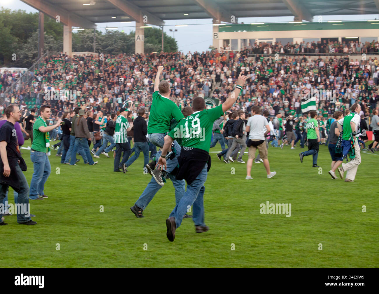 A crowd of fans at a german soccer game hi-res stock photography and ...