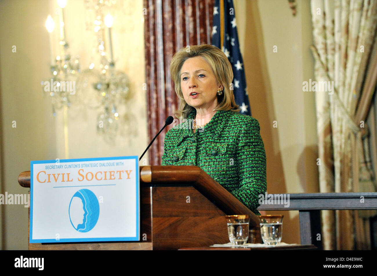 Secretary Cilnton Delivers Remarks Stock Photo - Alamy