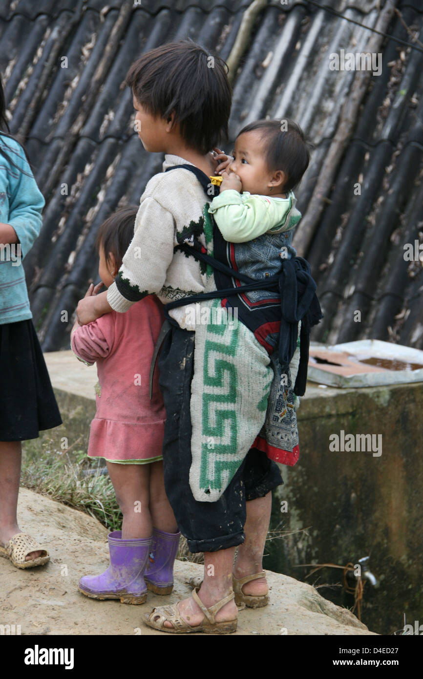 Hmong child in sapa region hi-res stock photography and images - Alamy