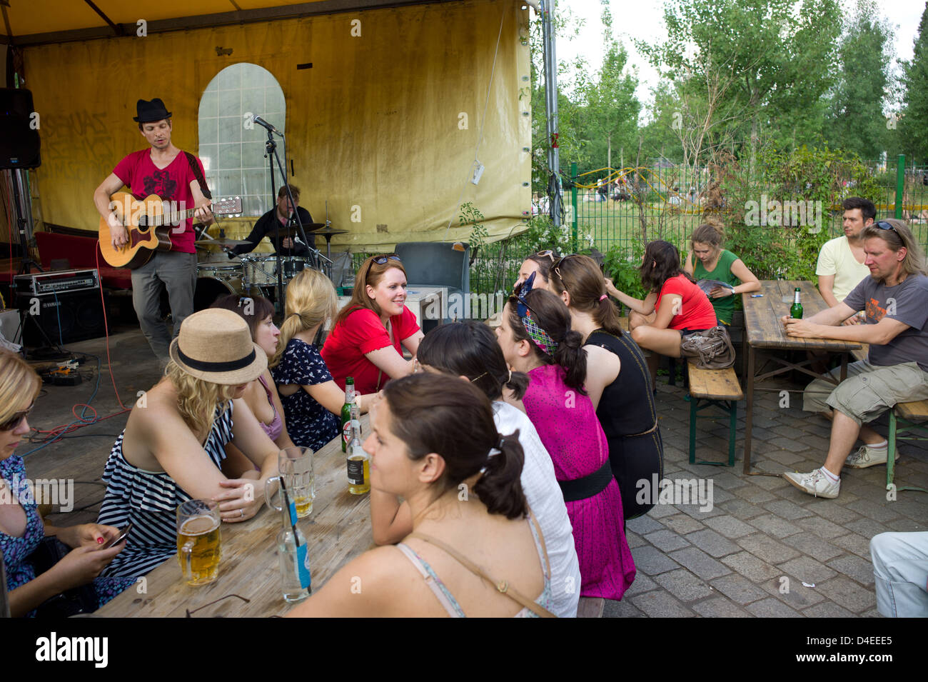Berlin, Germany, musician in Mauerpark Stock Photo - Alamy
