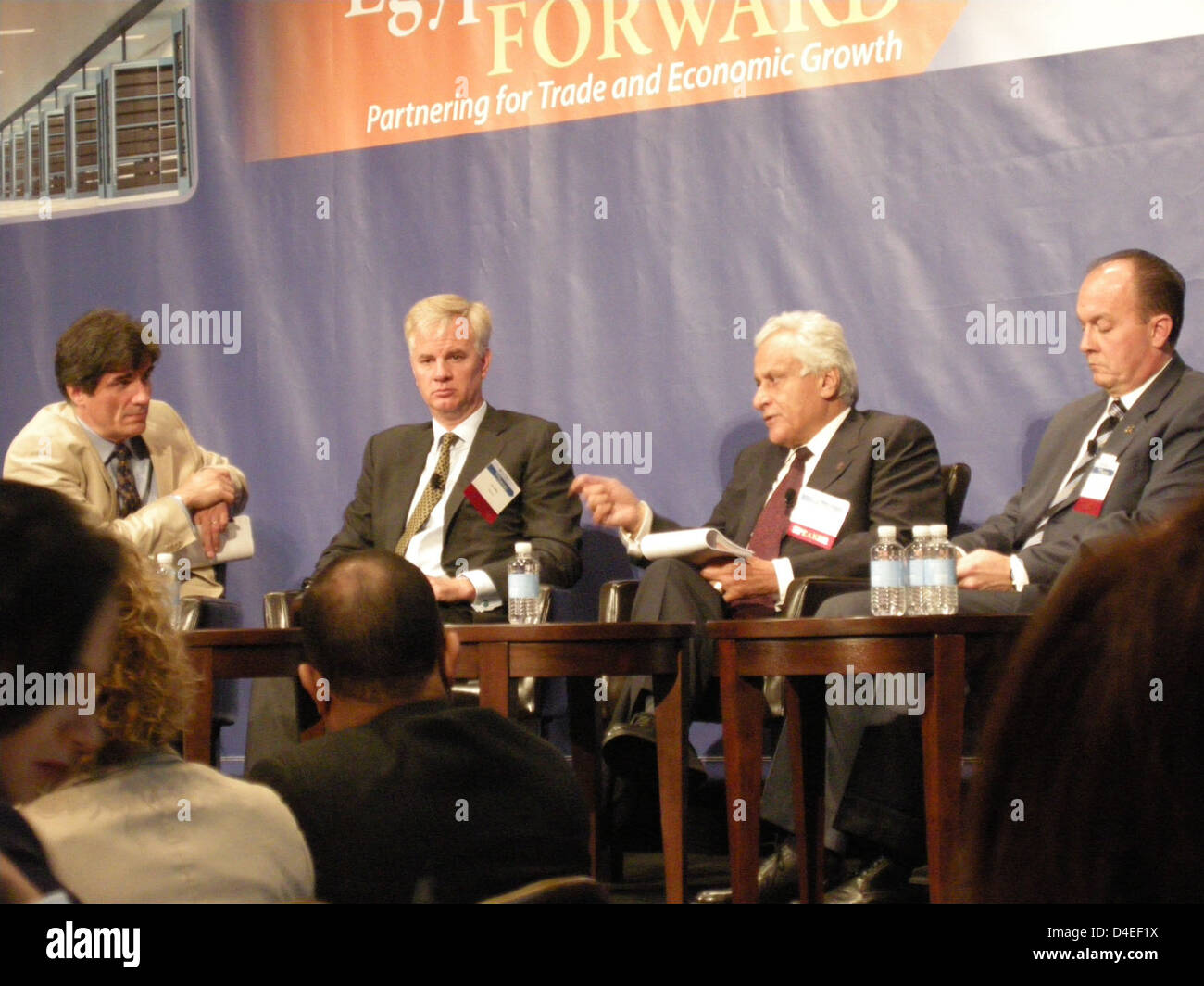 Executive roundtable hi-res stock photography and images - Alamy