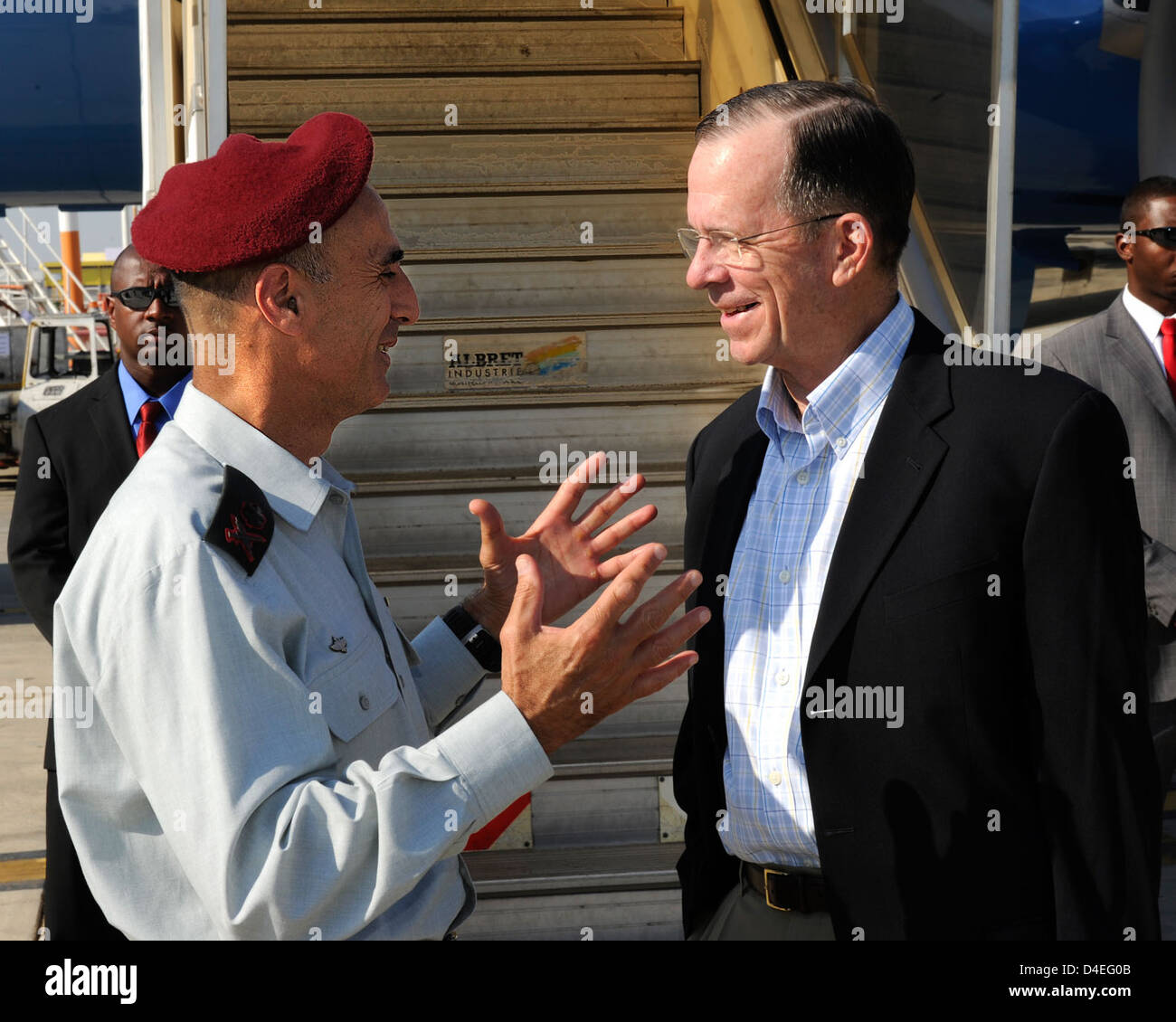 Admiral Mullen Is Welcomed to Israel By General Shamnii Stock Photo - Alamy