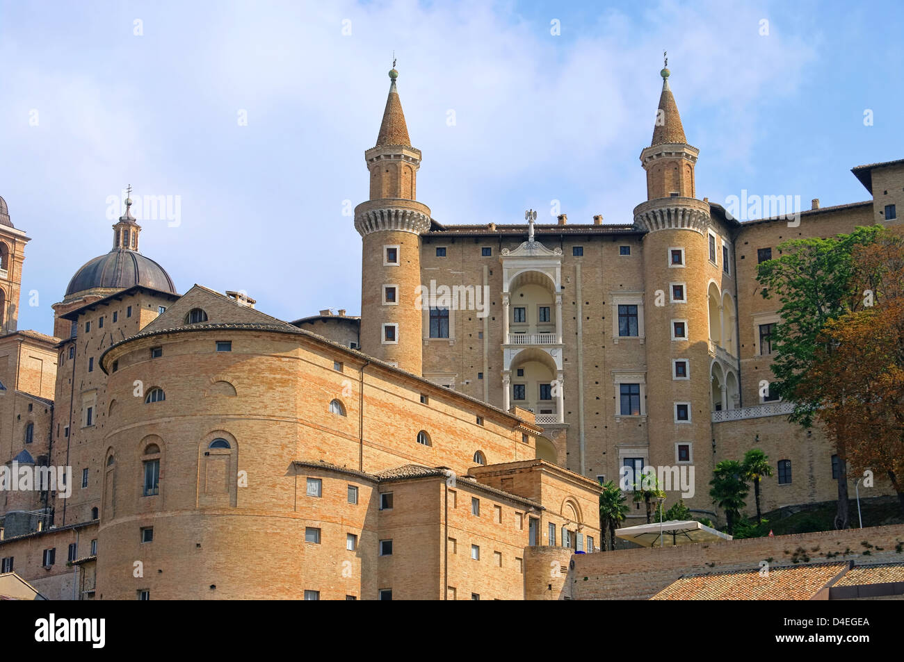 Marches urbino palazzo ducale hi-res stock photography and images - Alamy