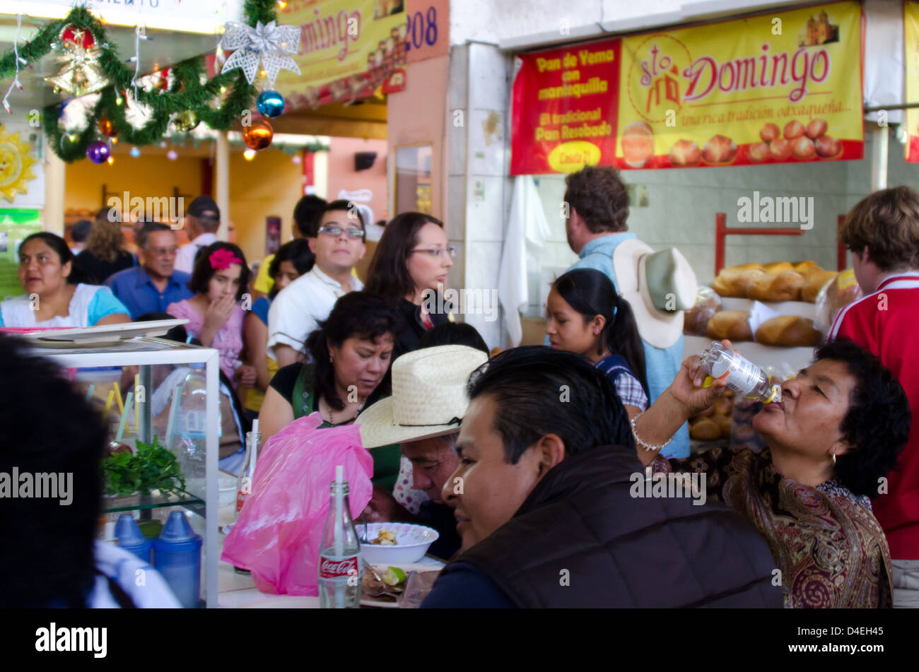 Mexican restaurant family hi-res stock photography and images - Alamy