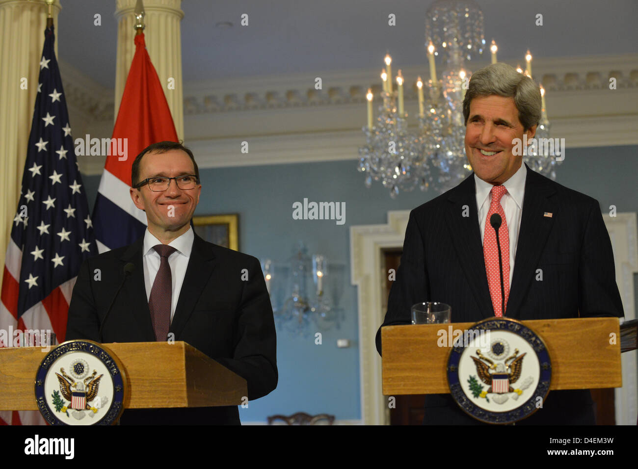 US Secretary of State John Kerry and Norwegian Foreign Minister Espen ...