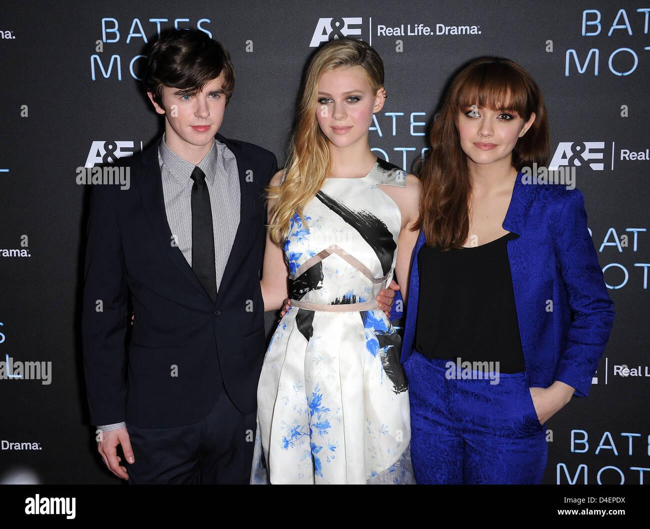 Nicola Peltz Bates Motel Yoga