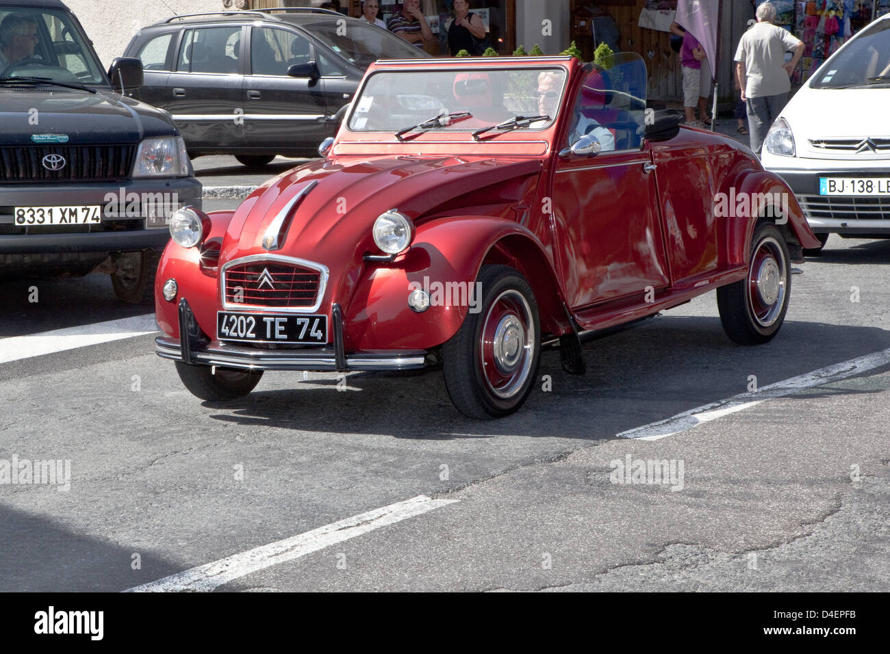 Antique and vintage cars : Citroen 2CV roadster Stock Photo - Alamy