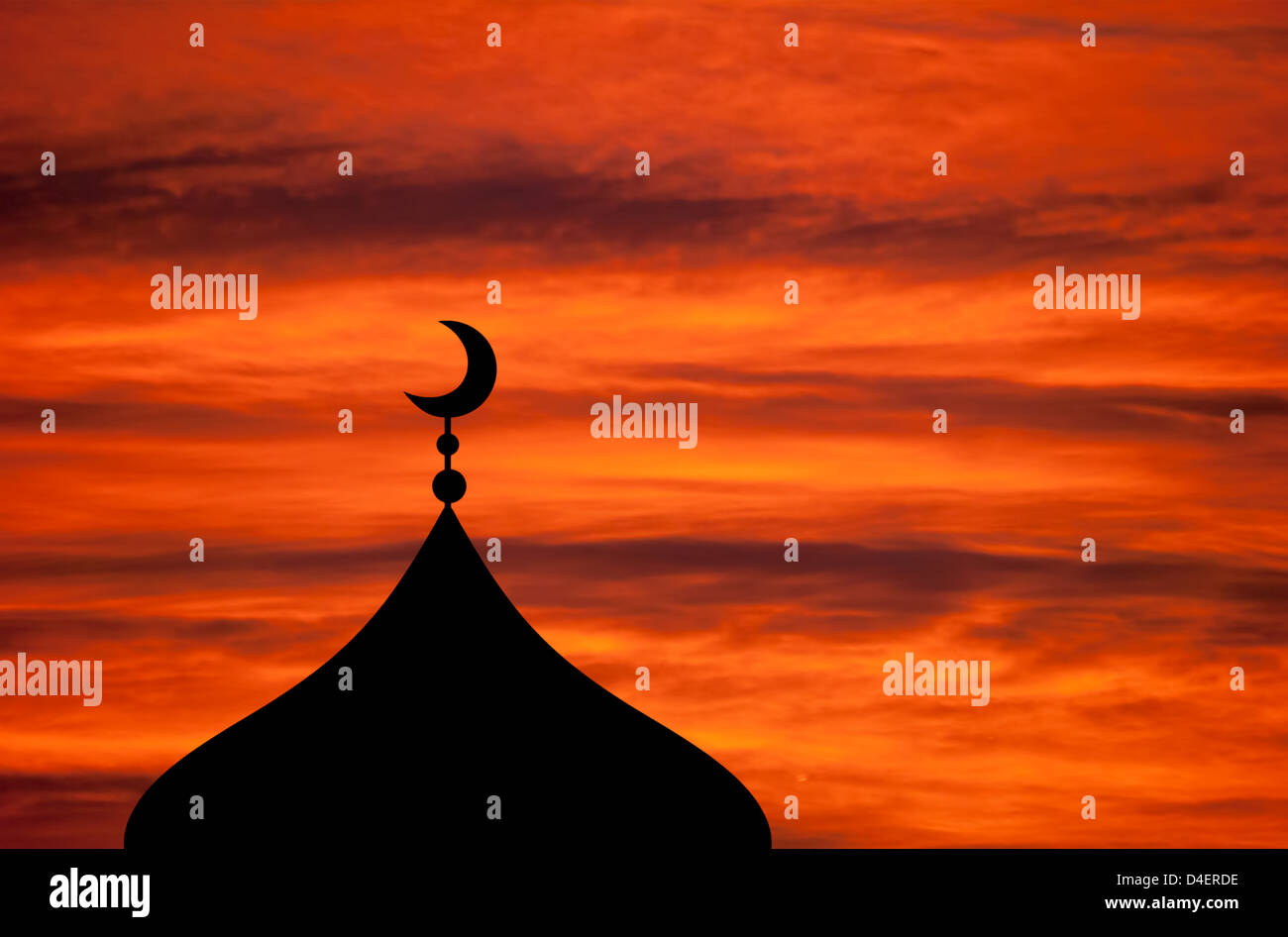 Mosque skyline hi-res stock photography and images - Alamy