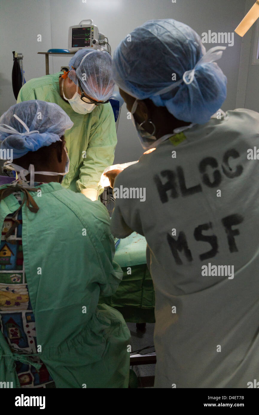 surgery in MSF Hospital Port-au-Prince Haiti Stock Photo - Alamy