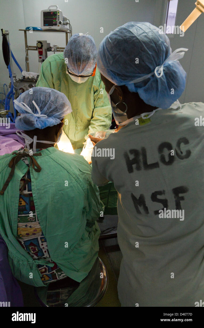 surgery in MSF Hospital Port-au-Prince Haiti Stock Photo - Alamy