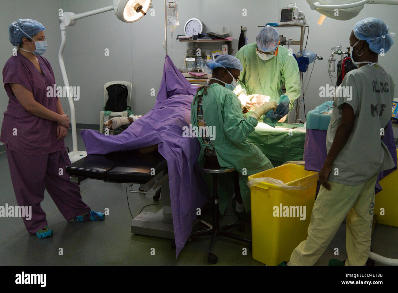 surgery in MSF Hospital Port-au-Prince Haiti Stock Photo - Alamy