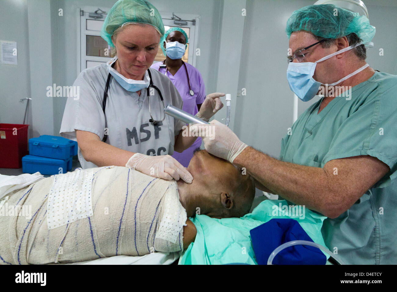 anesthesia with intubation for surgery in MSF Hospital Port-au-Prince ...