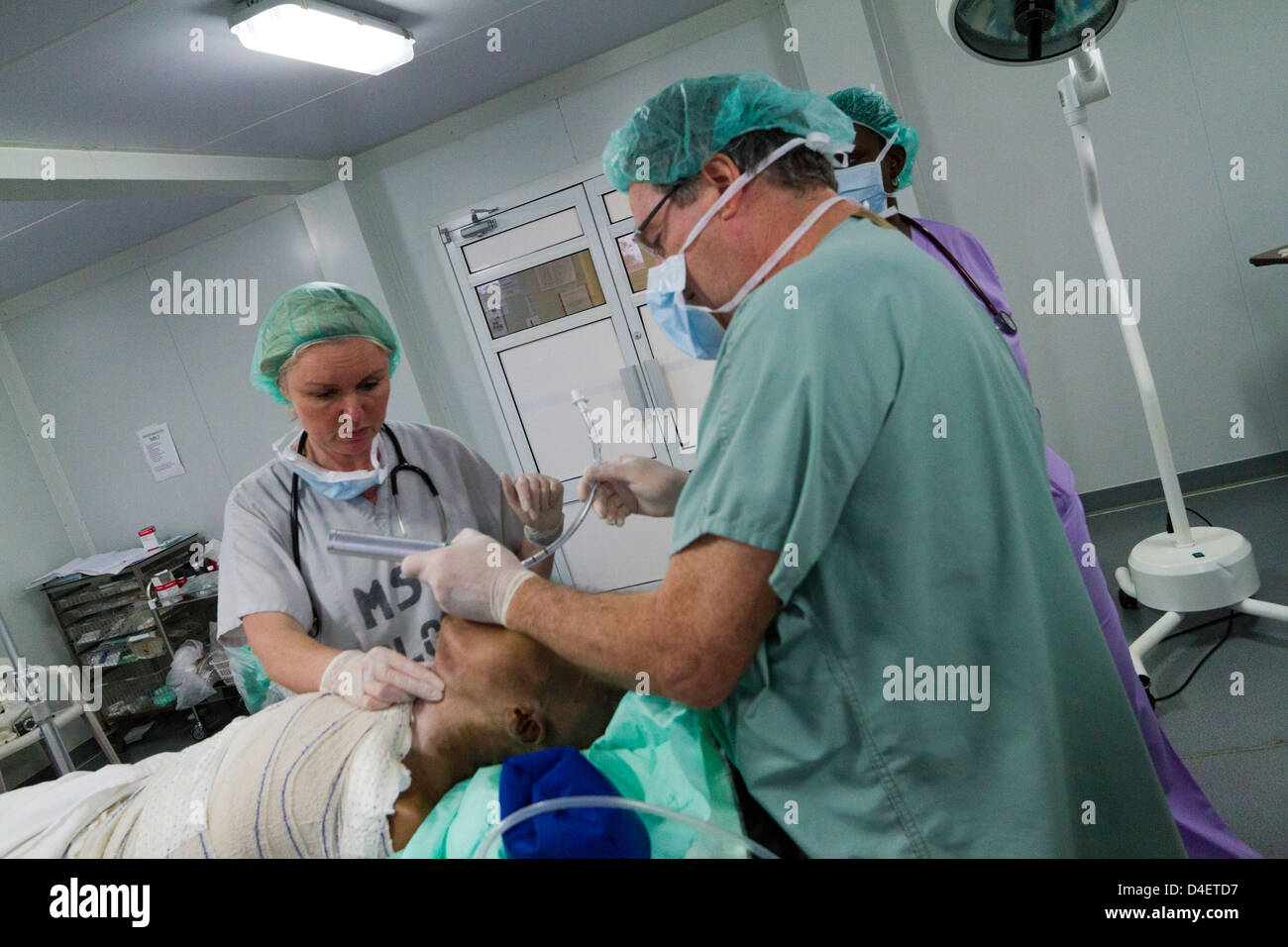 anesthesia with intubation for surgery in MSF Hospital Port-au-Prince ...