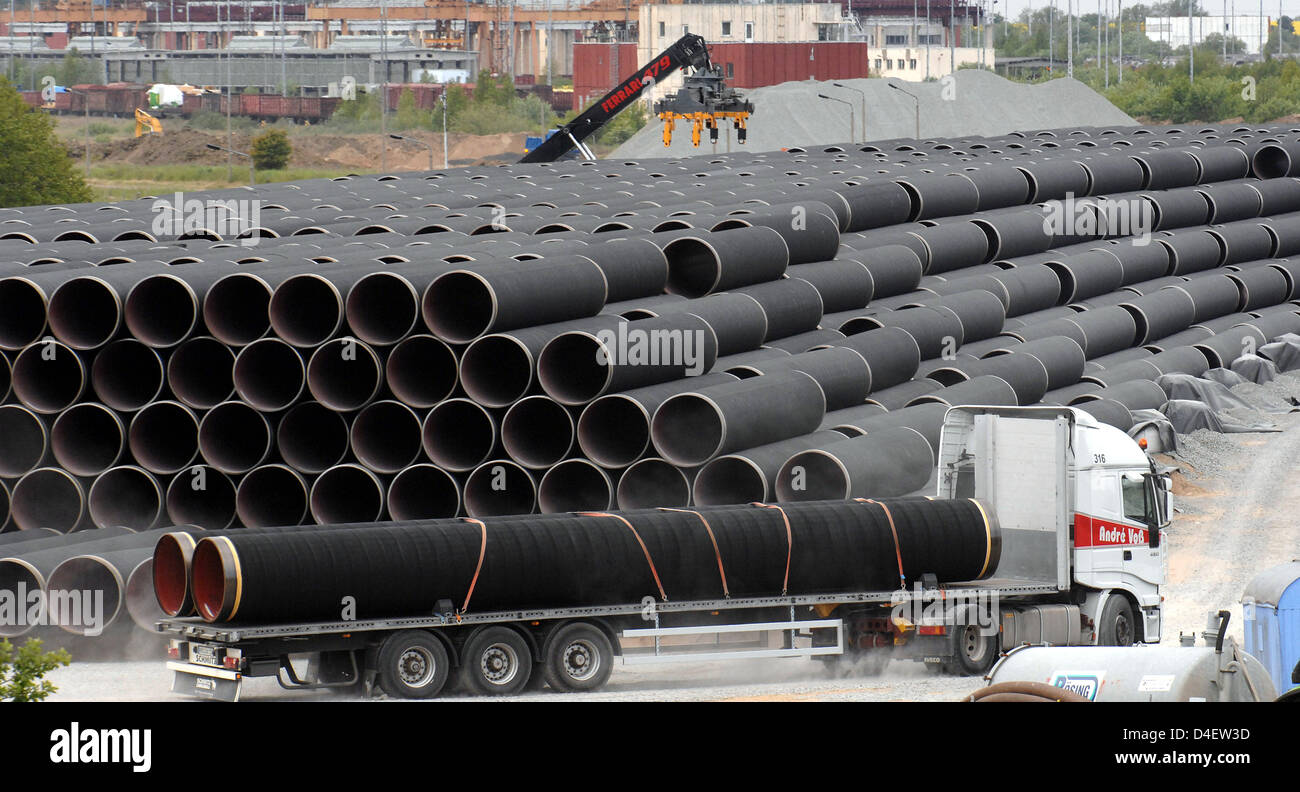 Temporary pipeline hi-res stock photography and images - Alamy