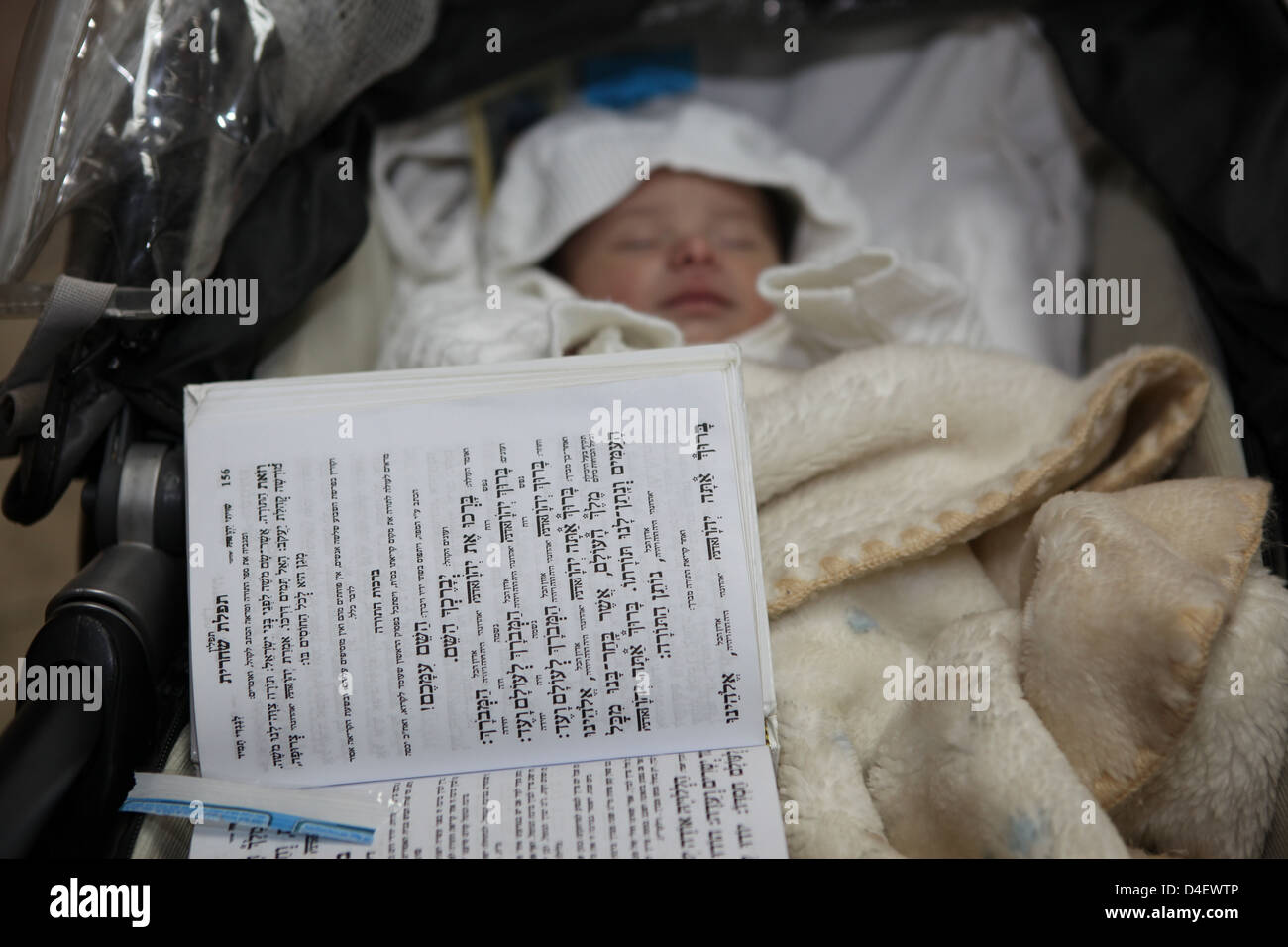 Circumcision rite hi-res stock photography and images - Alamy