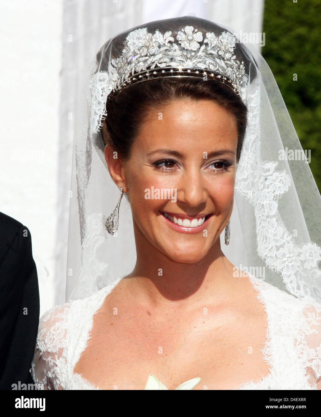 Princess Marie is all smiles as she leaves the church in Mogeltonder ...
