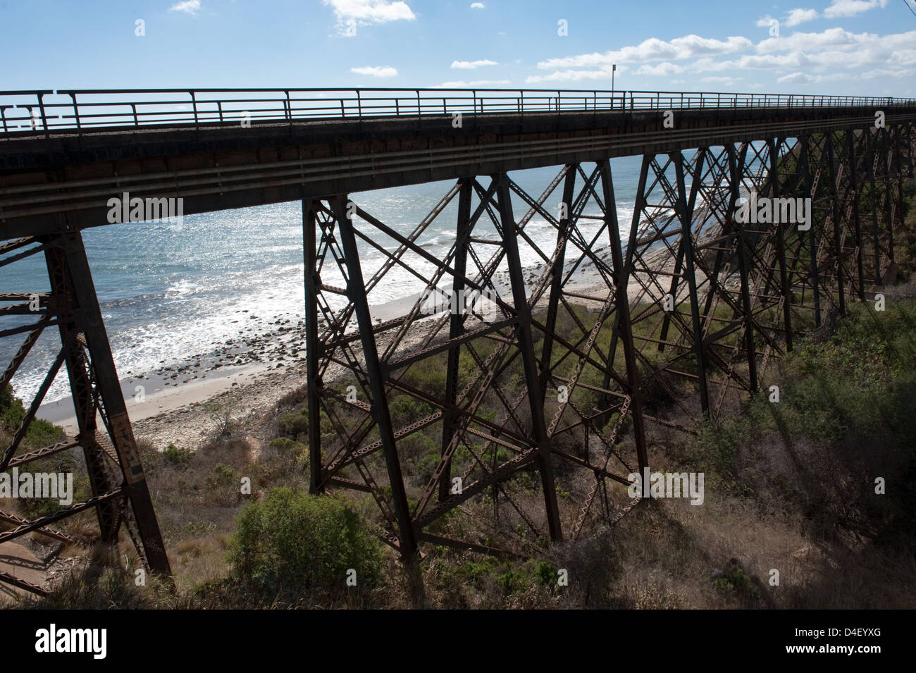 California, a railroad bridge along the Pacific Ocean Stock Photo - Alamy