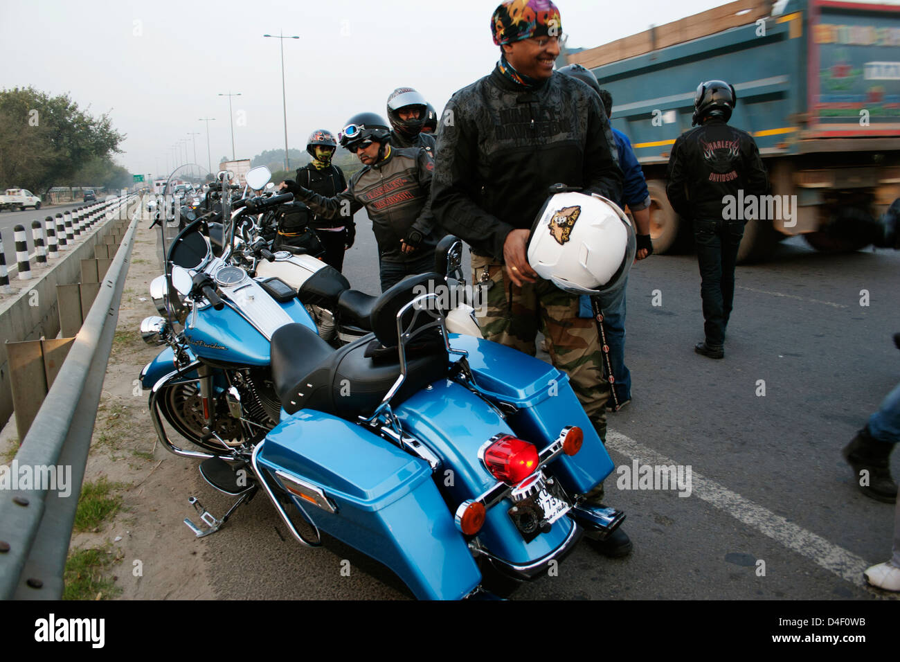 Indian motorcyclists hi-res stock photography and images - Alamy
