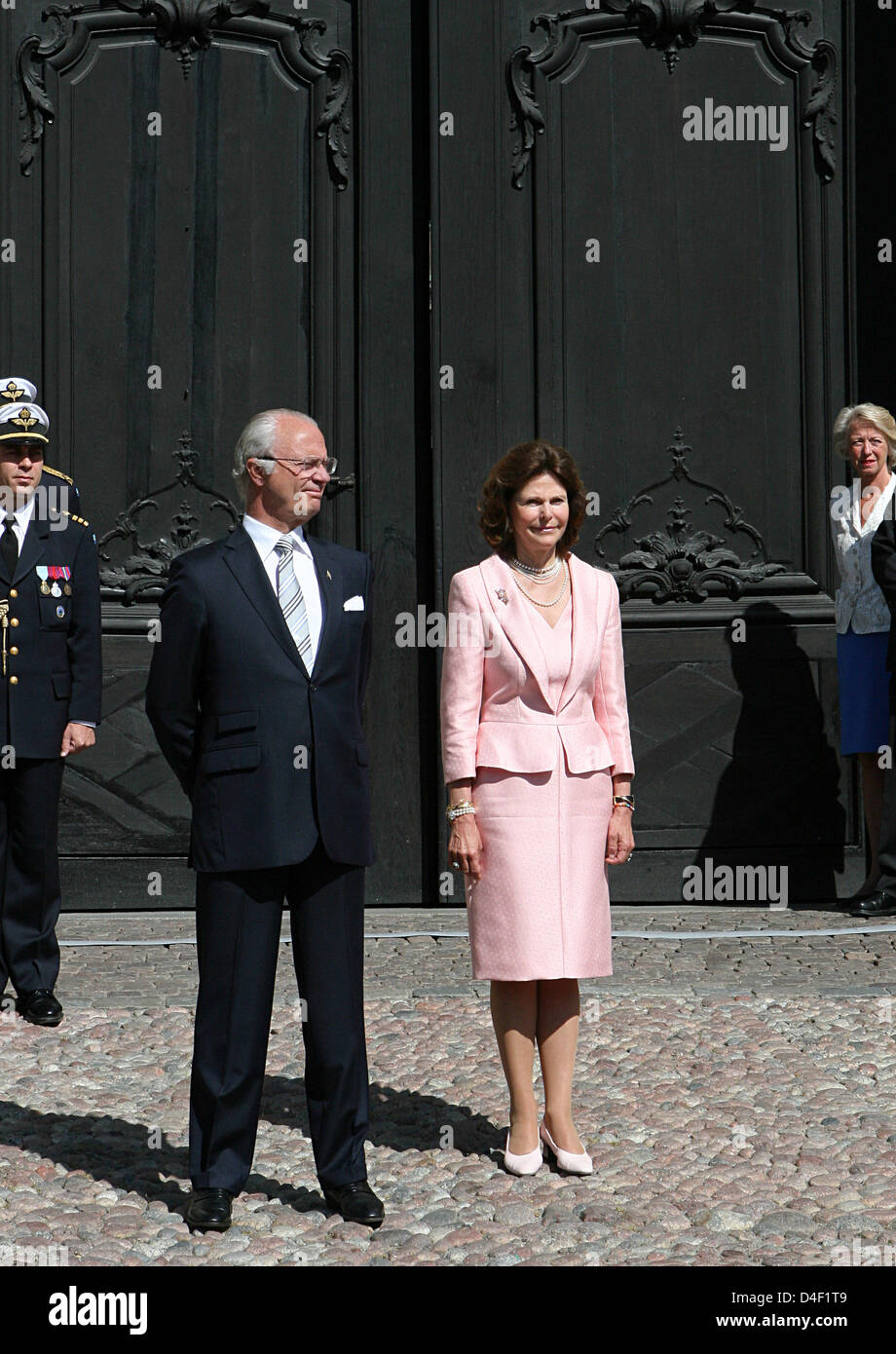King Carl XVI Gustaf of Sweden (L) and Queen Silvia of Sweden (R ...