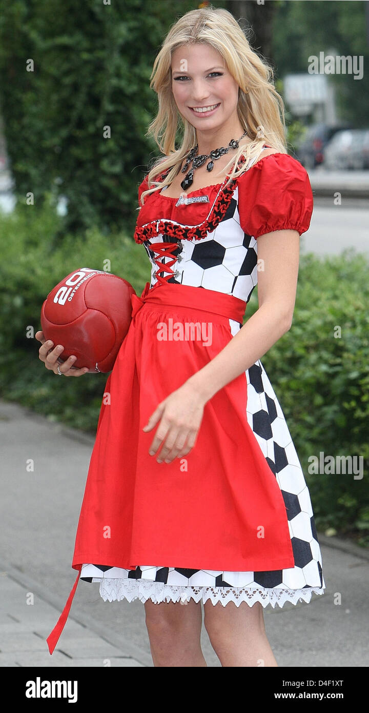 Sarah Brandner, model and girlfriend of German national soccer player ...