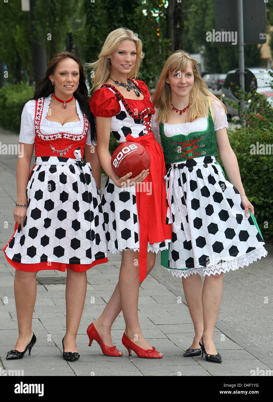 Sarah Brandner (C), model and girlfriend of German national soccer ...