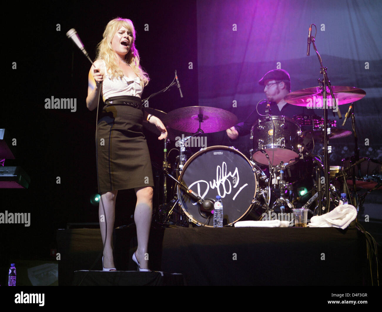 Singer, duffy hi-res stock photography and images - Alamy