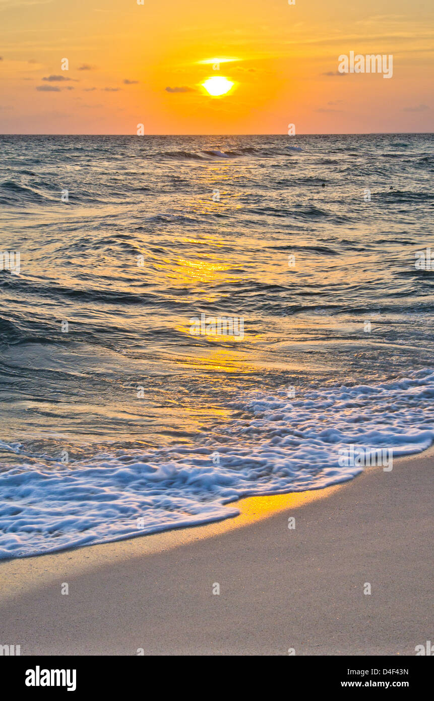 Beautiful sunset hi-res stock photography and images - Alamy