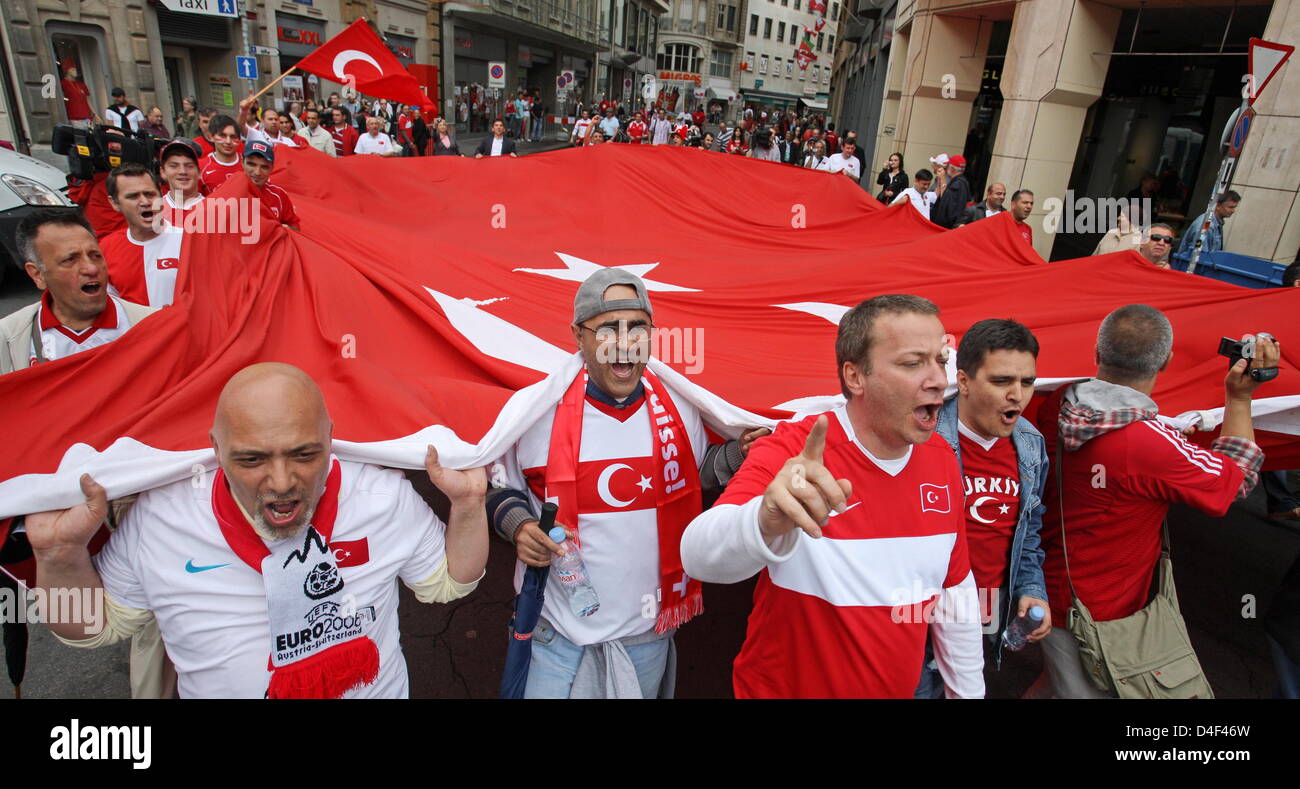 Supporters of Turkey cheer prior the UEFA EURO 2008 Group A preliminary ...