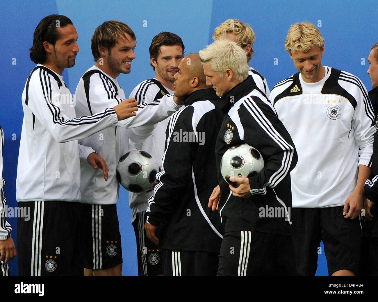 Kevin Kuranyi (L-R), Heiko Westermann, Arne Friedrich, David Ononkor ...