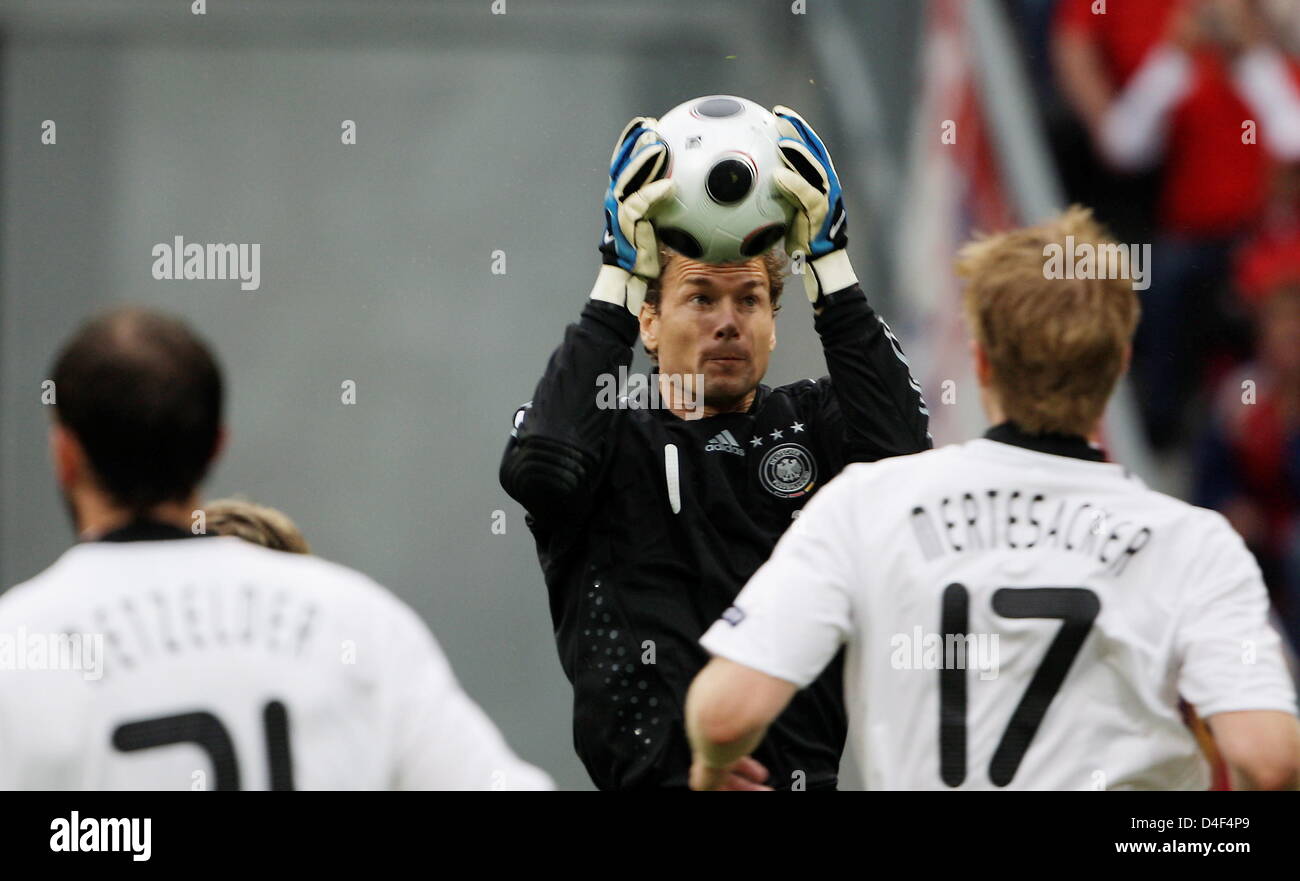 Goalkeeper germany jens lehmann oliver hi-res stock photography and ...