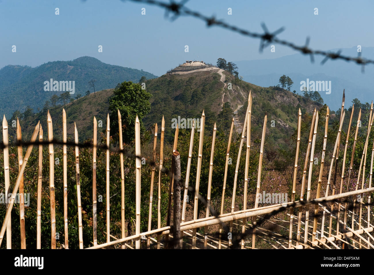 Myanmar army hi-res stock photography and images - Alamy