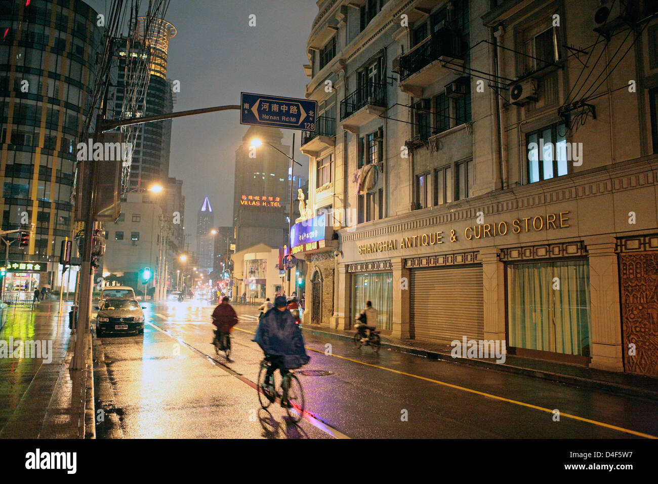 Shanghai Night Stock Photos & Shanghai Night Stock Images - Alamy