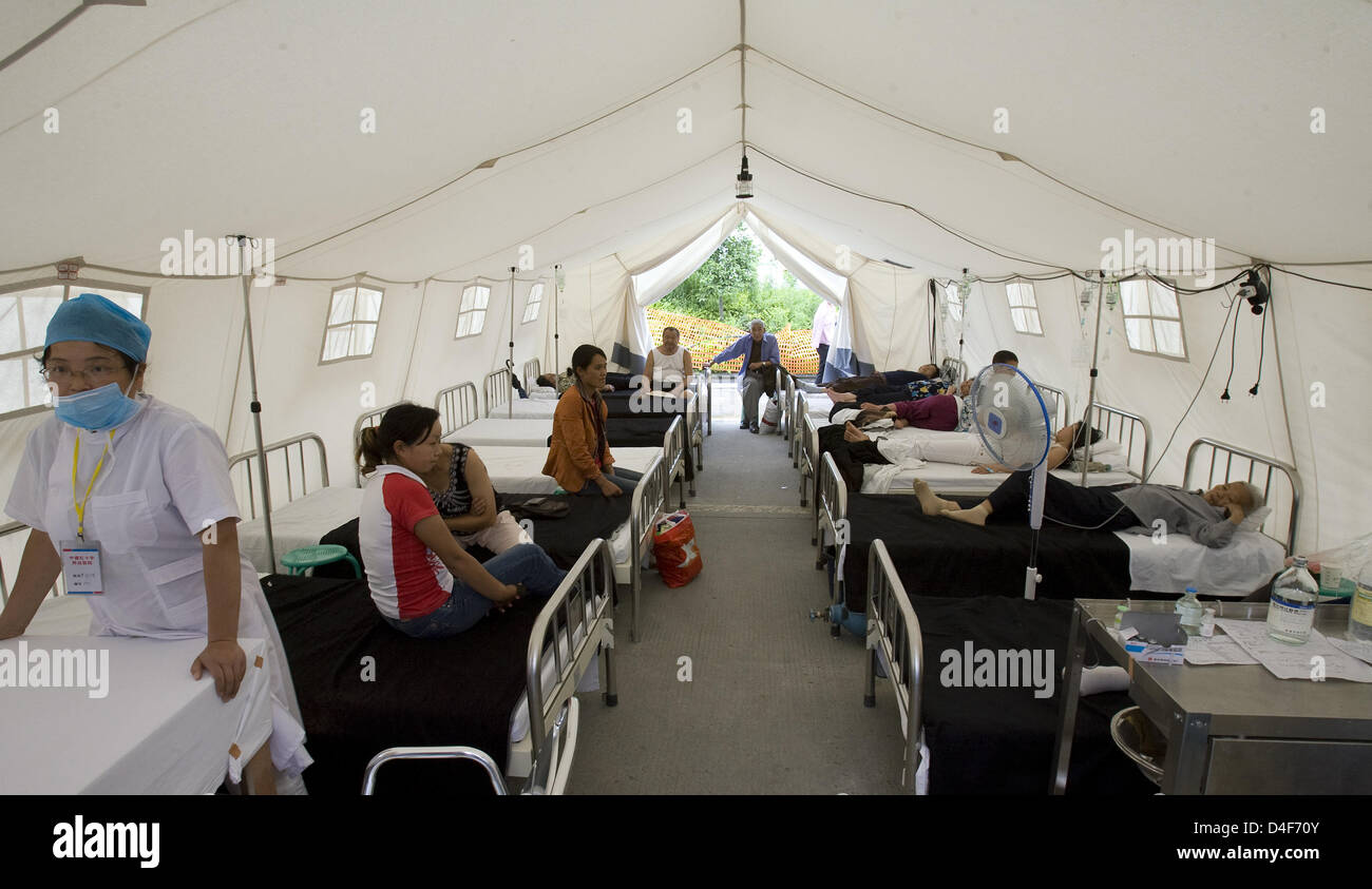Nurses and patients are pictured in the DRK (German Red Cross) hospital ...