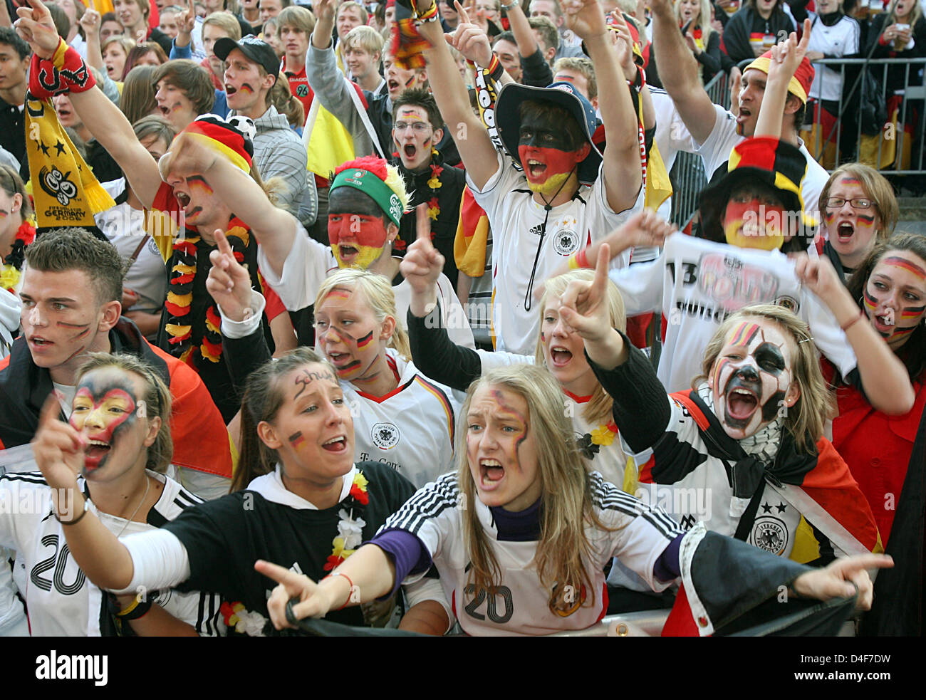 German fans see Germany win 1-0 over Austria in the UEFA EURO 2008 ...