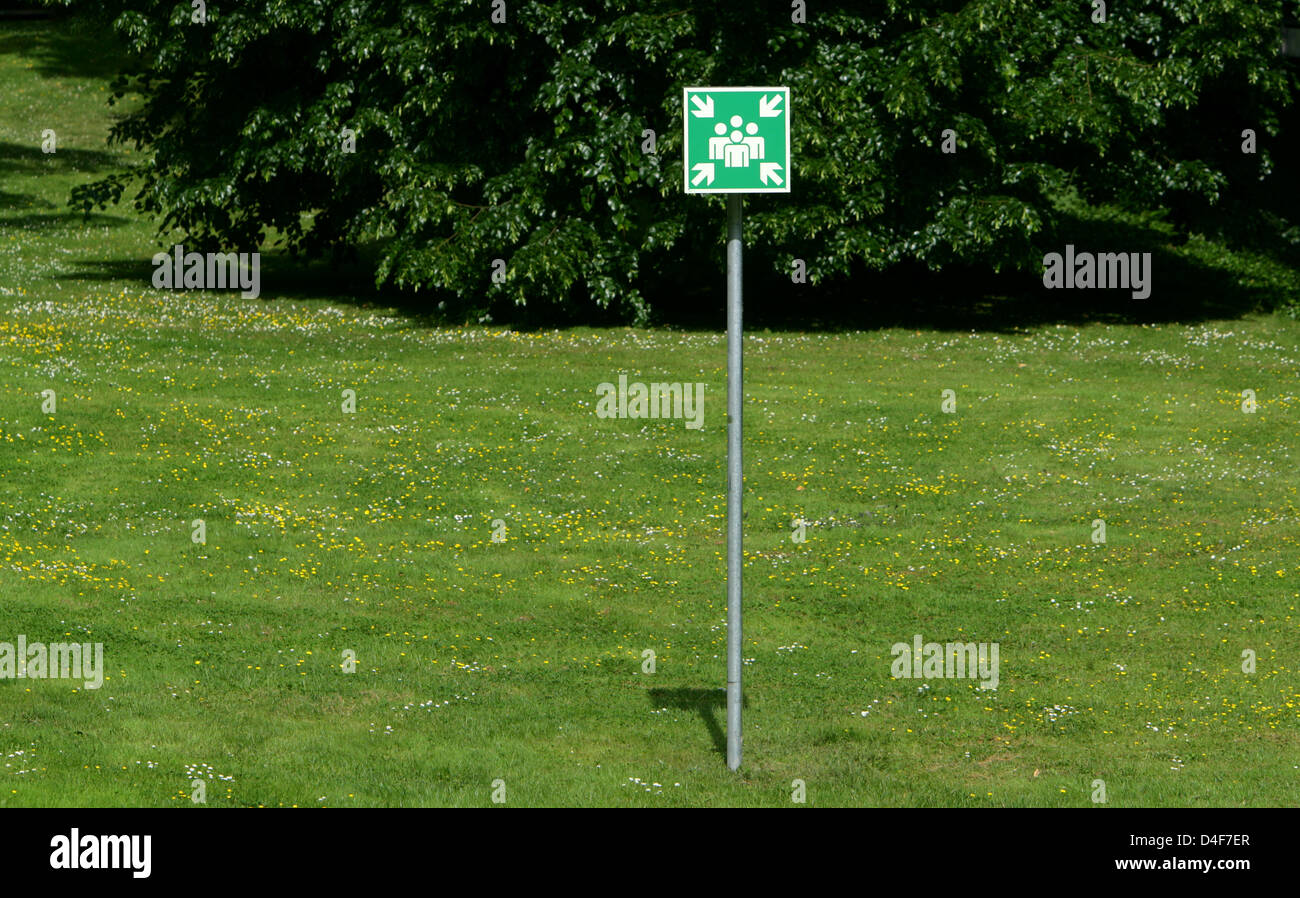 A pictogram representing meeting point captured in a park of Bonn ...