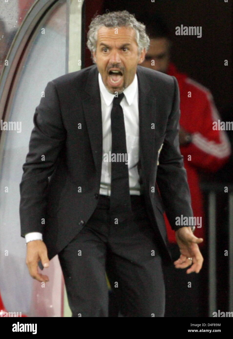 Italian coach Roberto Donadoni on 17 June 2008 during EURO 2008 group c ...